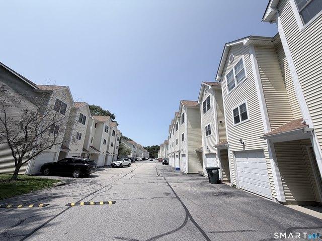 527 W Thames St Unit 1, Norwich, CT 06360