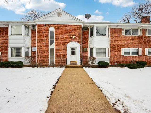 527 W Eastman St, Unit 2C, Arlington Heights, IL 60005 | MLS #12616 | Compass