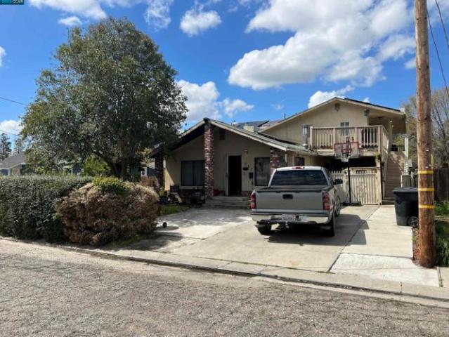 527 Walnut Ave, Ripon, CA 95366