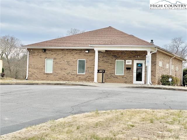 527 West Park Circle