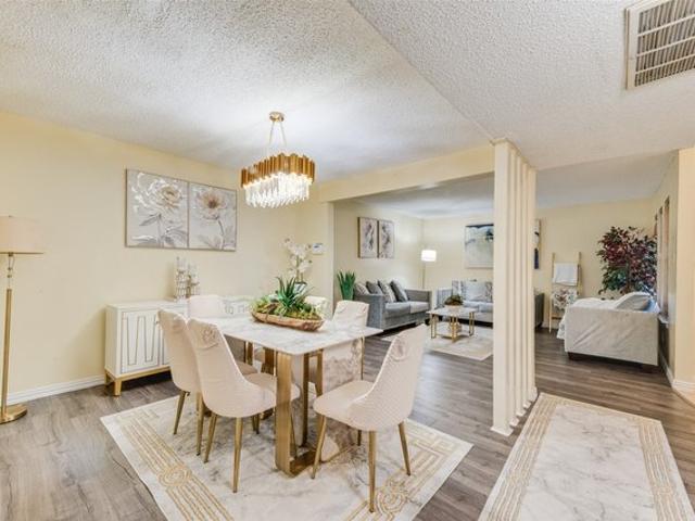 527 Towne House Ln, Richardson, TX 75081