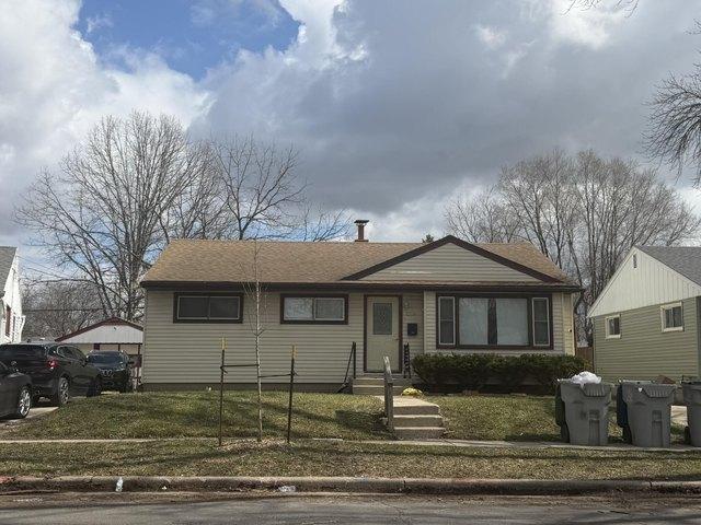 5284 N 82nd Ct, Milwaukee, WI 53218