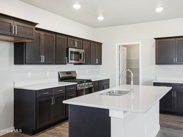 5285 E Aquila Ave, Post Falls, ID 83854