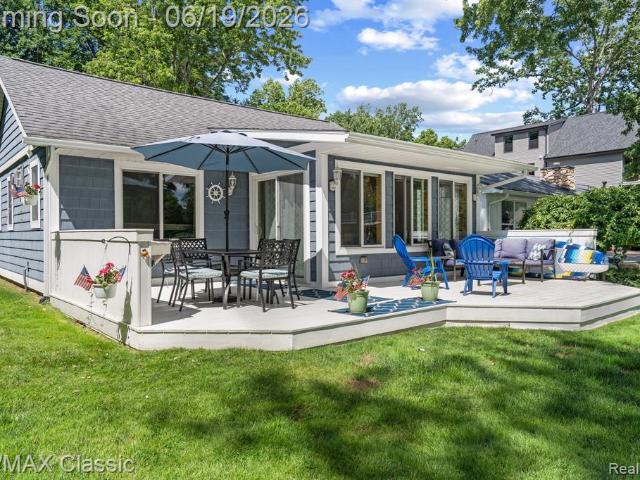 5286 Edgelake Drive