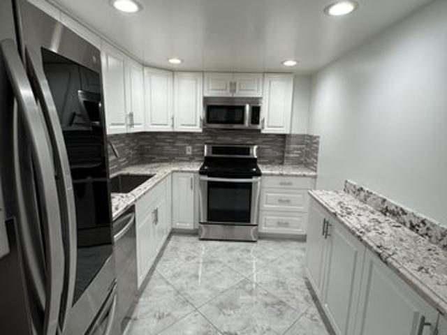 5280 NW 2nd Ave Ph 15, Boca Raton, FL 33487