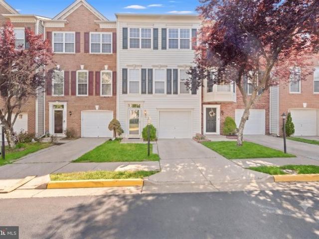 5280 Kestrel Crossing Dr, Alexandria, VA 22312