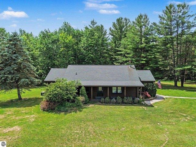 5280 SE County Line Rd, Shepherd, MI 48883