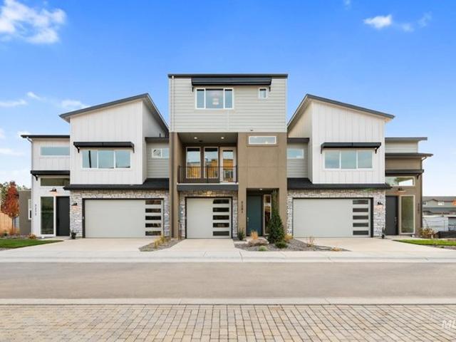 5281 N River Water Ln, Garden City, ID 83714