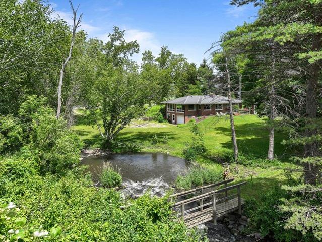 5281 Spring Valley Rd, Lyons, WI 53105