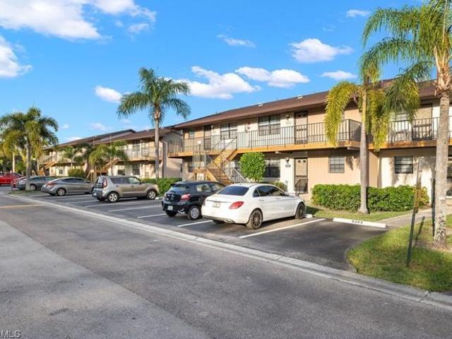 5281 Treetops Dr #V 102, Naples, FL 34113