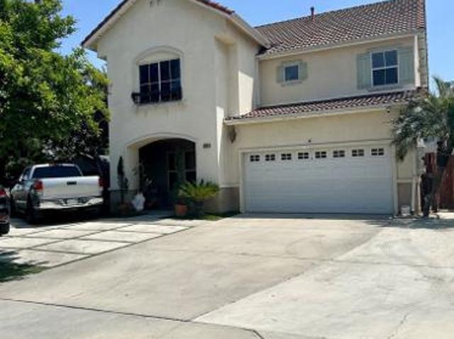 5283 Saddleback St, San Bernardino, CA 91763