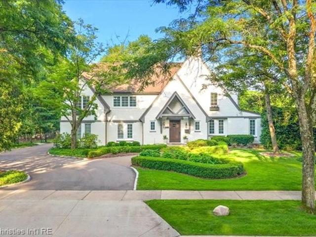 528 Covington Rd, Bloomfield Hills, MI 48301