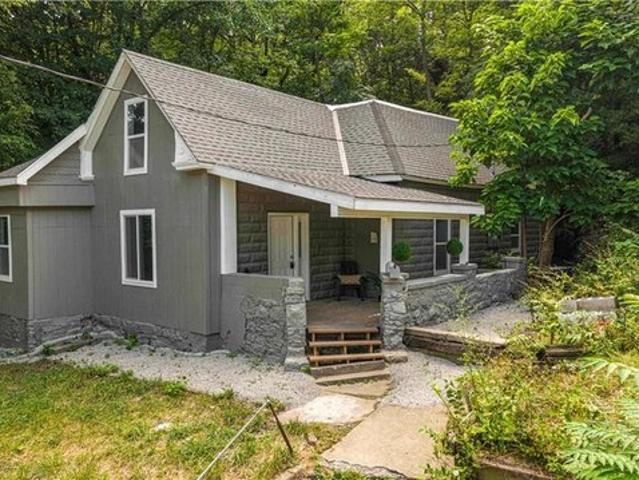 528 Caldwell St, Excelsior Springs, MO 64024