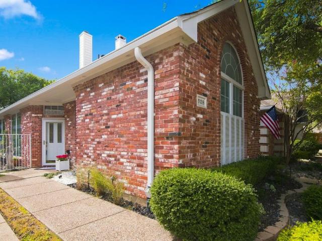 528 Chateau Trail