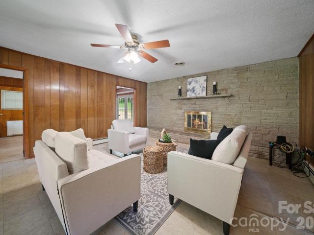 528 Baccus Siding Road