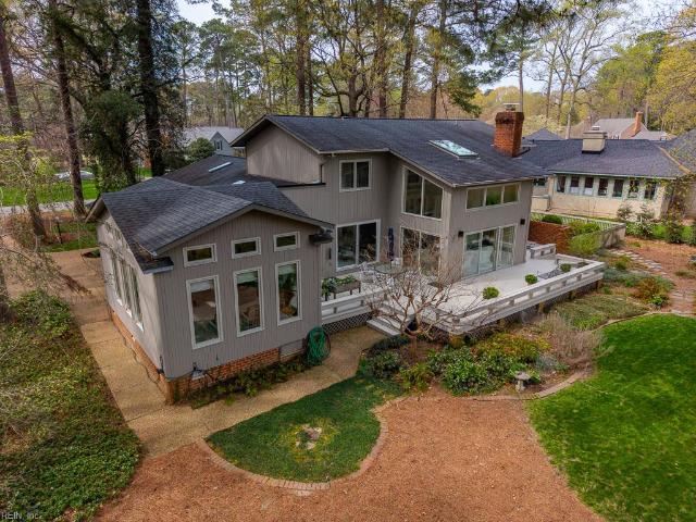 528 Fairfax WAY