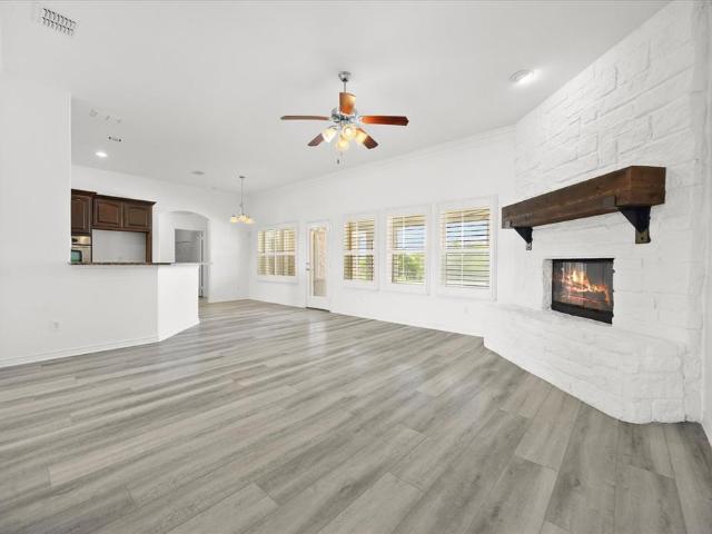 528 Hubbard Cir, Nevada, TX 75173 | MLS #21238