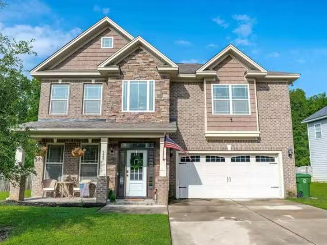 528 LABRADOR DR, BLYTHEWOOD, SC 29016 Single Family Residence.