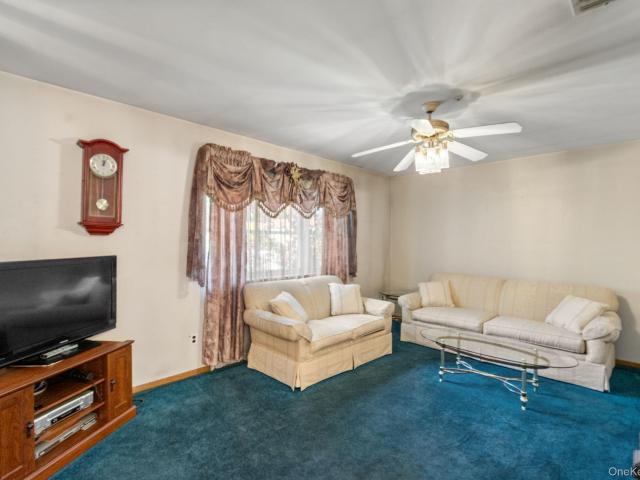 528 Lake Court 528
