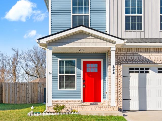 528 Lucky Ln