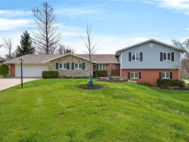 528 Manorside Ct, Washington Township, OH 45459