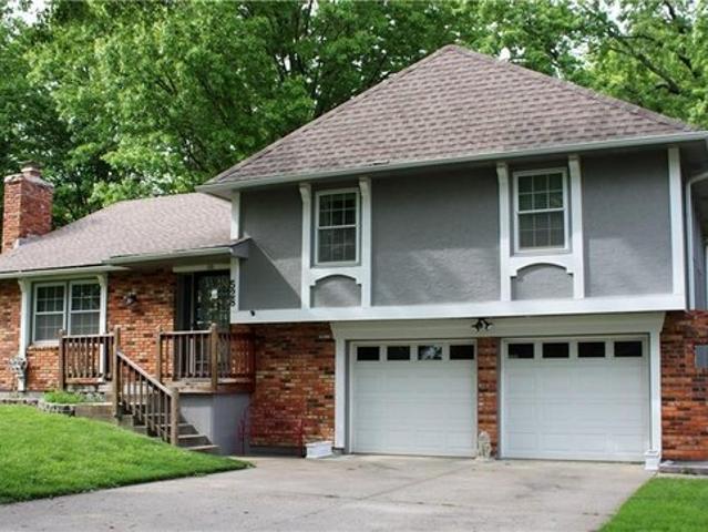528 Mark Ln, Belton, MO 64012