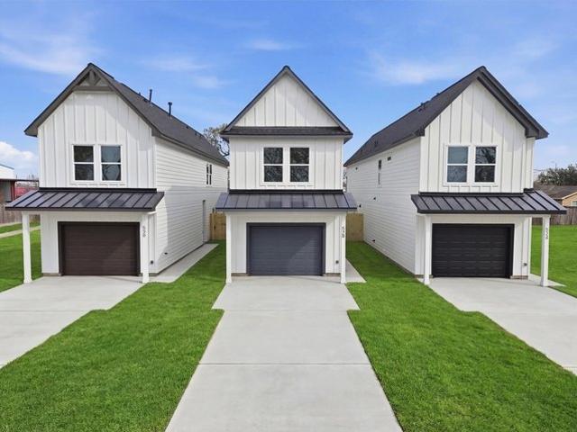 528 N 4th St, La Porte, TX 77571