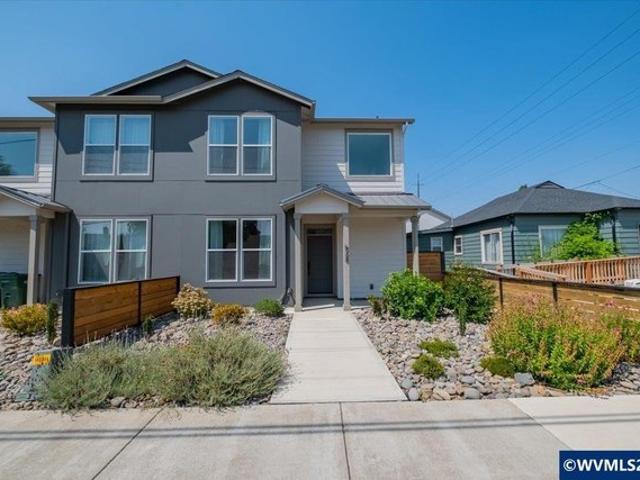 528 S 7th St, Independence, OR 97351