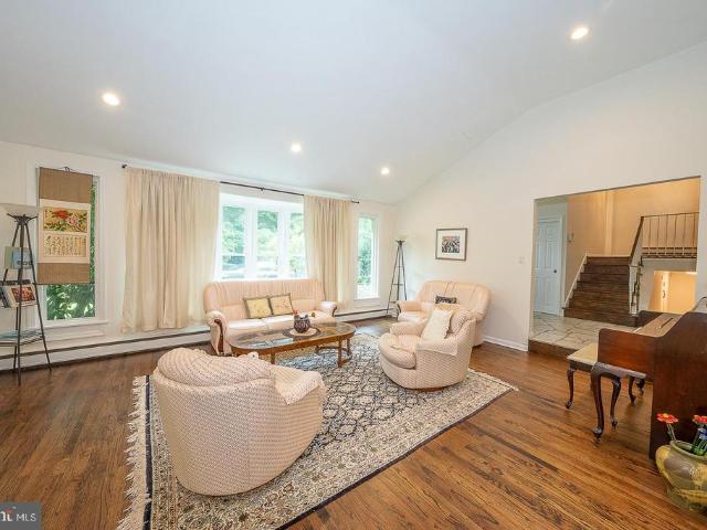 528 Sprague Road