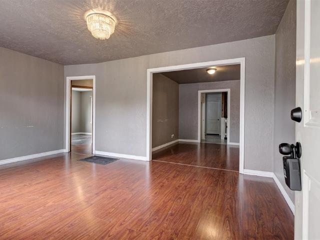 528 SW 48th Street