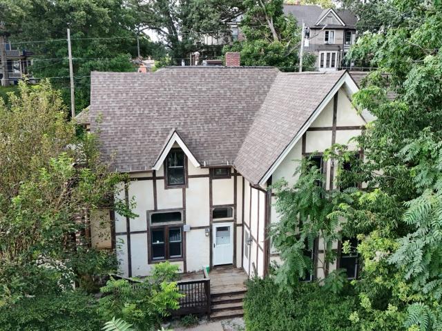 528 W 6TH Street
