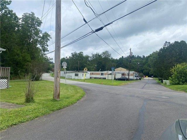 528 W Vincent St, Ligonier, PA 15658