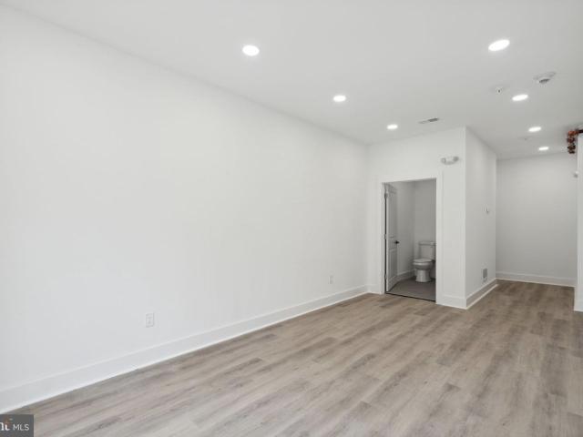 528 W Berks St #1