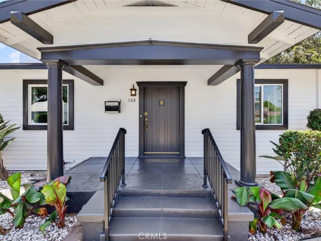 528 W Doran
