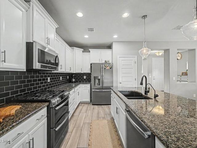 528 W Evergreen Pear Ave, San Tan Valley, AZ 85140