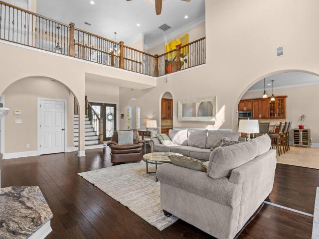 528 Walcott Dr