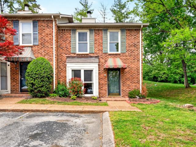 528 Williamsburg Dr