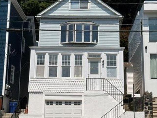 528 Undercliff Ave, Edgewater, NJ 07020