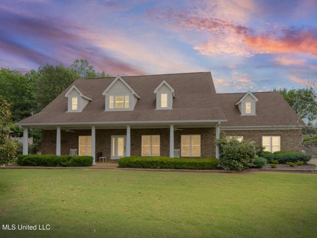 5294 Meadow Pointe Dr, Southaven, MS 38672
