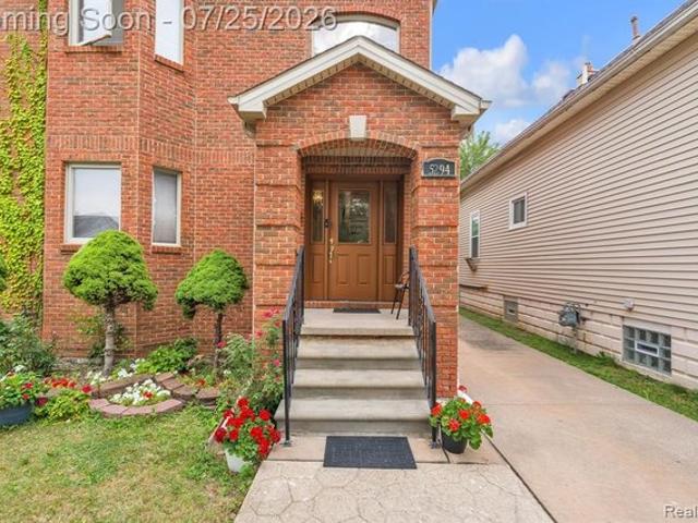 5294 Bingham St, Dearborn, MI 48126