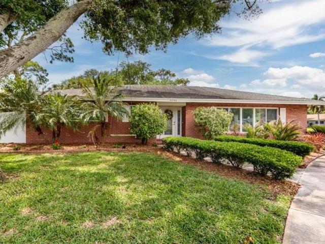 5294 Venetian Blvd NE, Saint Petersburg, FL 33703