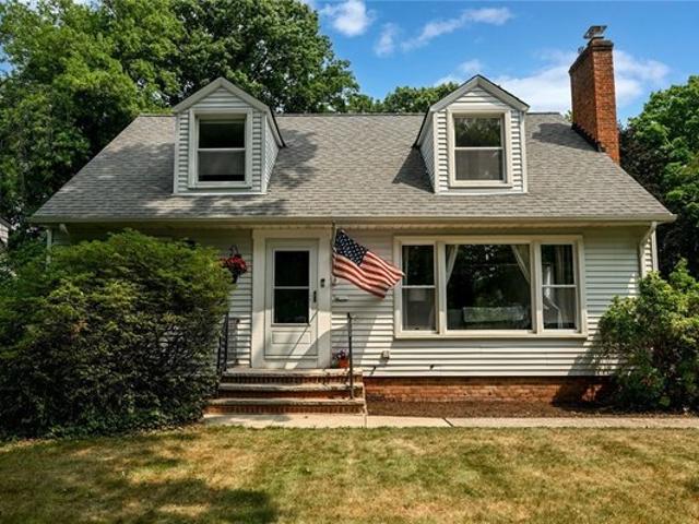 5295 Case Ave, Lyndhurst, OH 44124