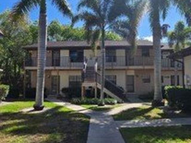 5296 Treetops Dr, Naples, FL 34113