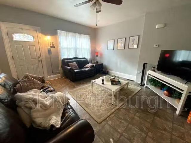 52985621 1321 Breed St