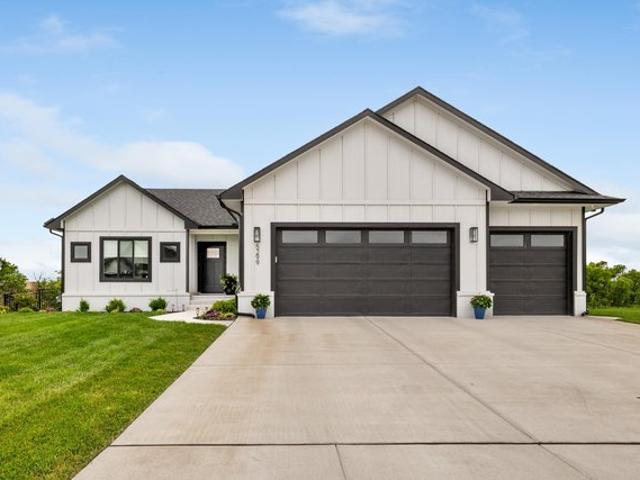 5299 N Hampton St, Bel Aire, KS 67226