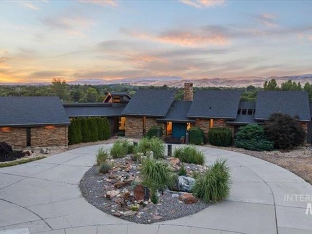 5290 N Sorrento Dr, Boise, ID 83704