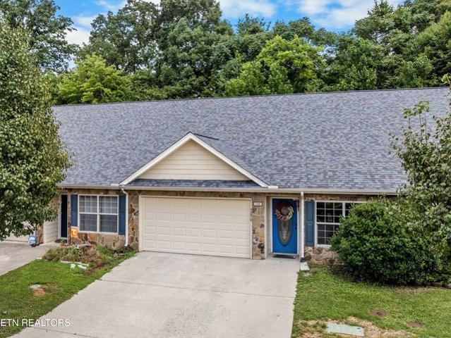 5290 Avery Woods Ln, Knoxville, TN 37921