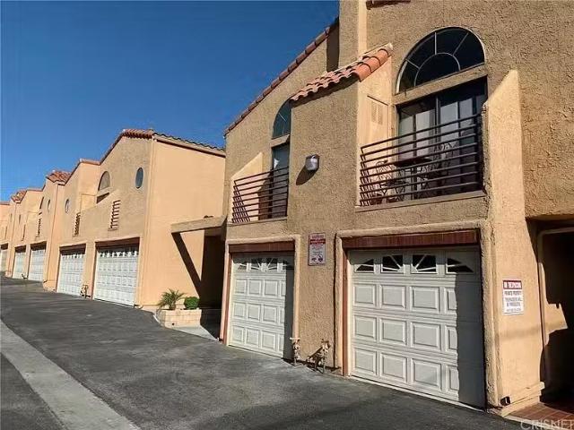 5291 Colodny Dr #12, Agoura Hills, CA 91301