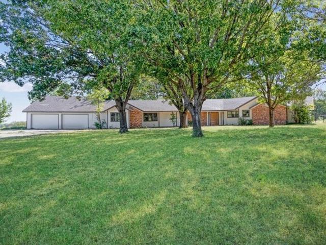 5292 Preston Rd, Denison, TX 75020