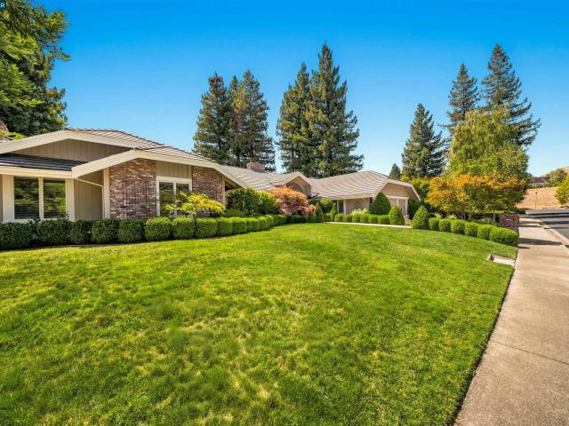 529 Carleton Way
